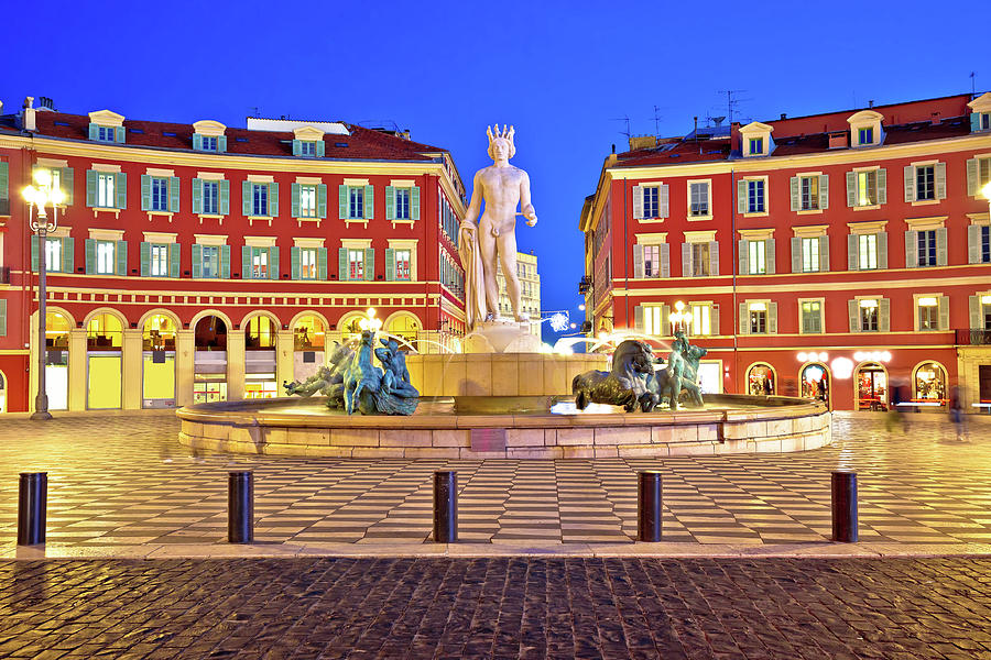 The Place Masséna, the Heart of Nice - Nice Ideal Tours